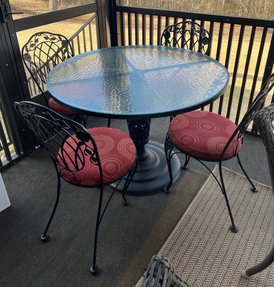 #44e Glass Top Table w/ 4 Chairs bidding ends 2/14 $275.00 ...
