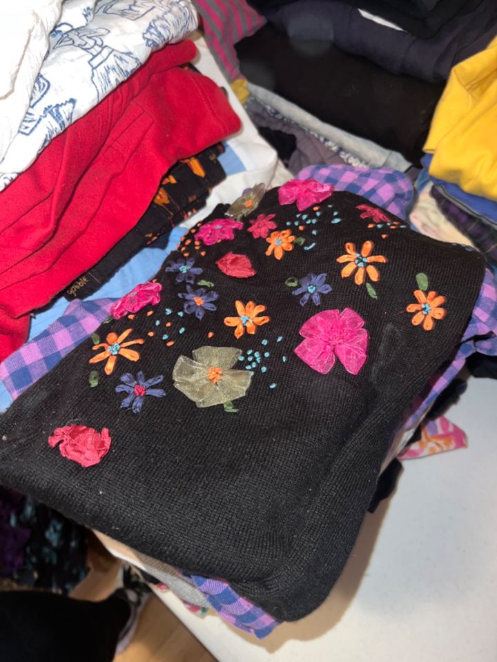 UBR 2530: Large Lot of Women’s Clothing bidding ends 5/8 $3.00 ...