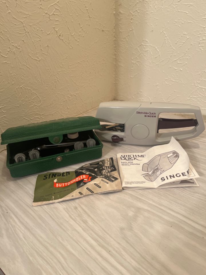 Singer Sewing tools bidding ends 3/8 $15.00 | EstateSales.NET