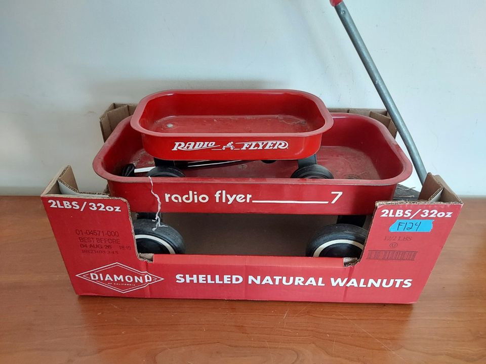 F124 Vintage Radio Flyer #7 and a Small Radio Flyer bidding ends 3/29 ...