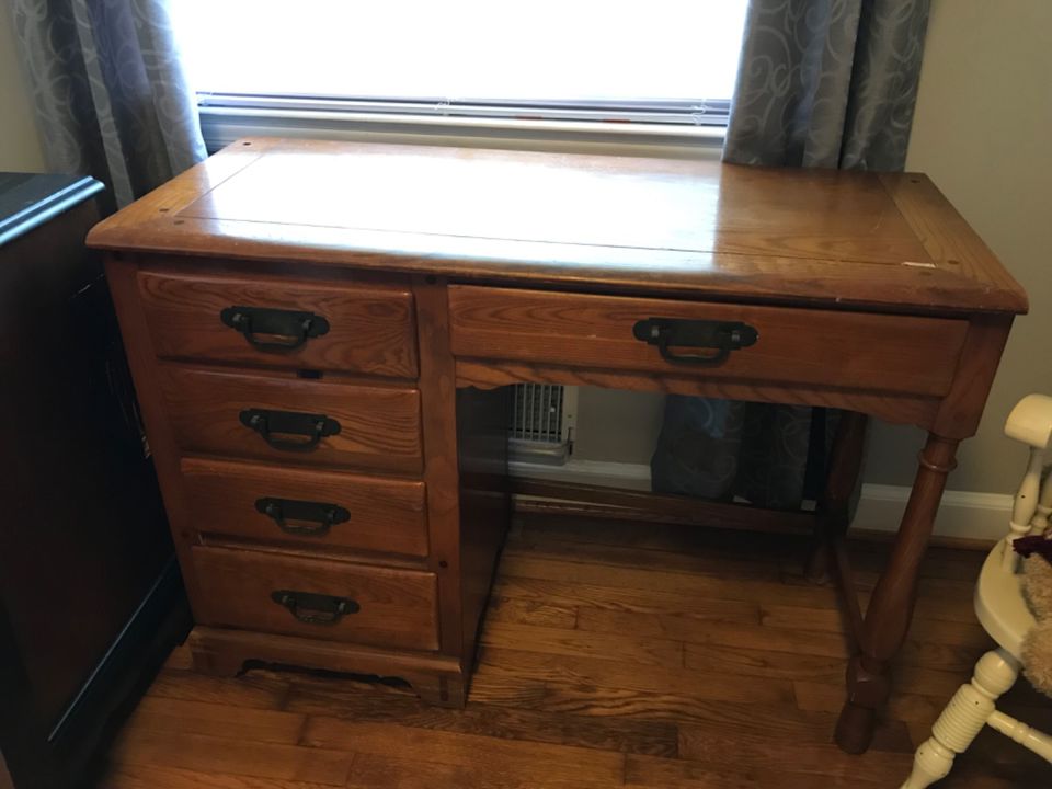 Link Taylor Countryside Student Desk bidding ends 7/23 $60.00 ...