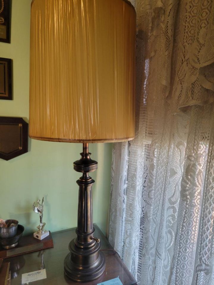 Vintage brass base lamp bidding ends 1/10 $30.00 | EstateSales.NET