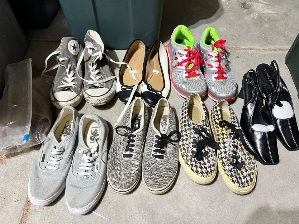 BAS18 Converse Vans & More Shoe LOT bidding ends 6/25 $5.00 ...
