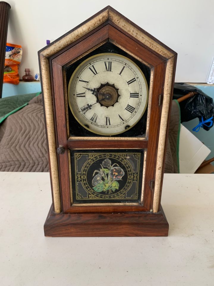 Lot 137 Vintage New Haven Clock Company Clock (Untested) G bidding ends ...