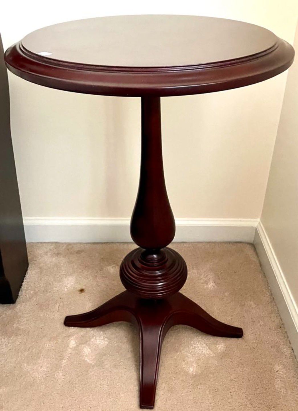 #183 Bombay Co. Round Accent Table bidding ends 6/2 $36.00 ...