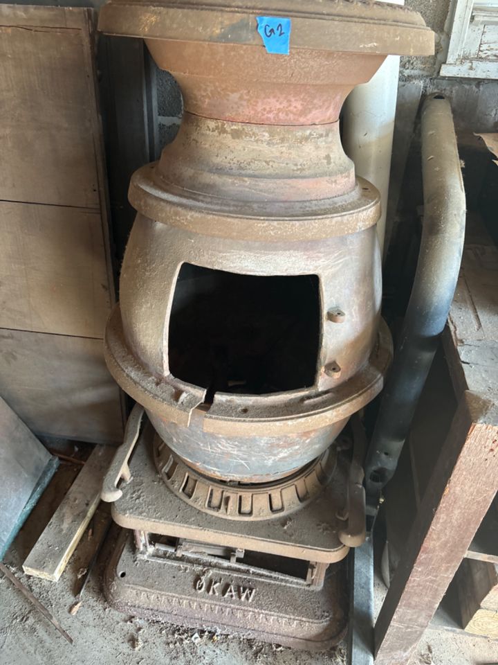G2 Cast iron wood / Coal Plot belly stove bidding ends 3/15 $15.00 ...