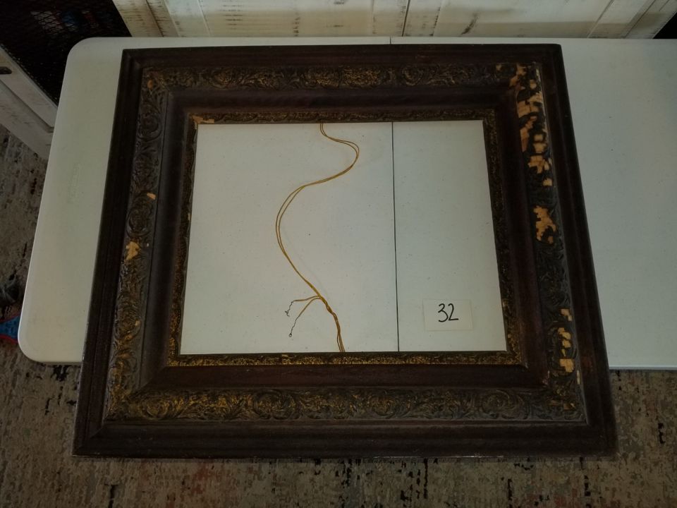 #32 Antique Frame bidding ends 5/31 $3.00 | EstateSales.NET