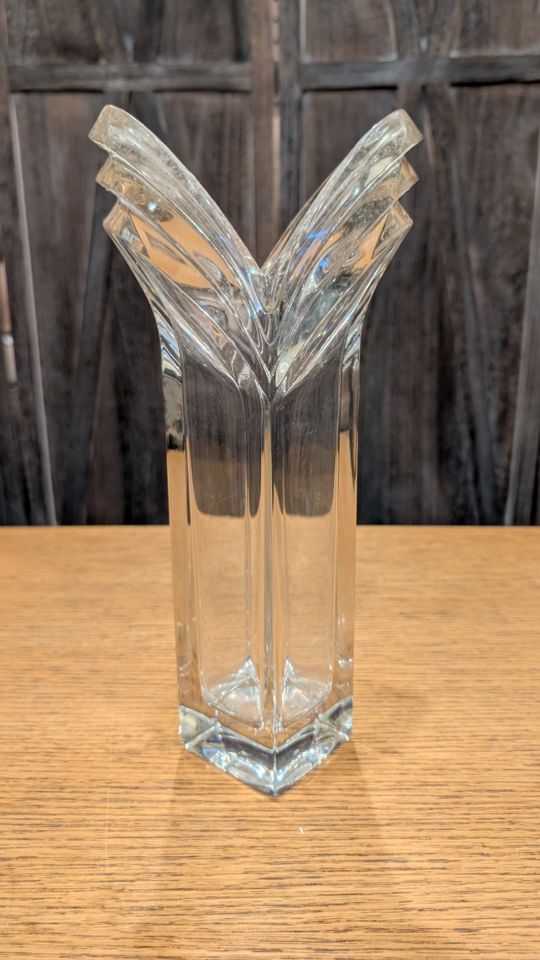 Mikasa vintage v shaped crystal vase bidding ends 3/30 $25.00 ...