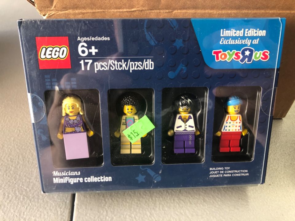 Lot of 4 NIB Lego Minifigs bidding ends 3/13 $15.00 | EstateSales.NET