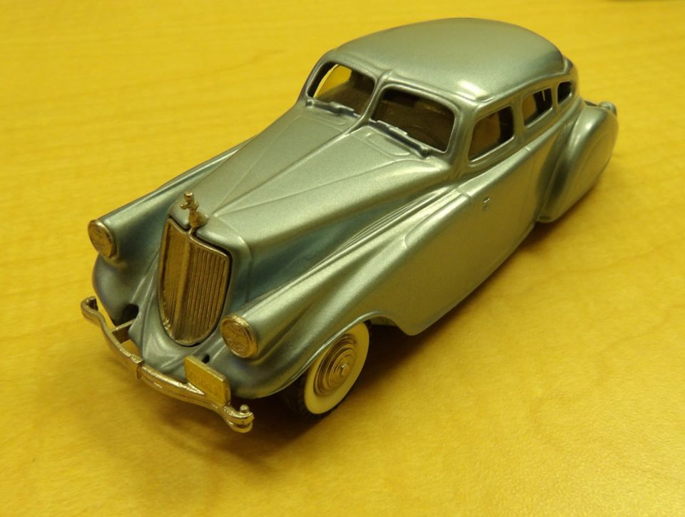 Miniature Collectible Cars and Model sets! | EstateSales.NET