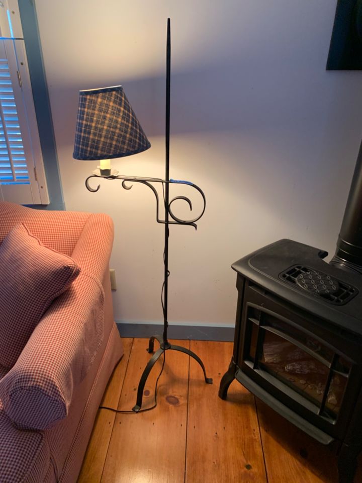Lot A202 Blk Metal Floor Lamp (Tested) bidding ends 6/5 $16.00 ...