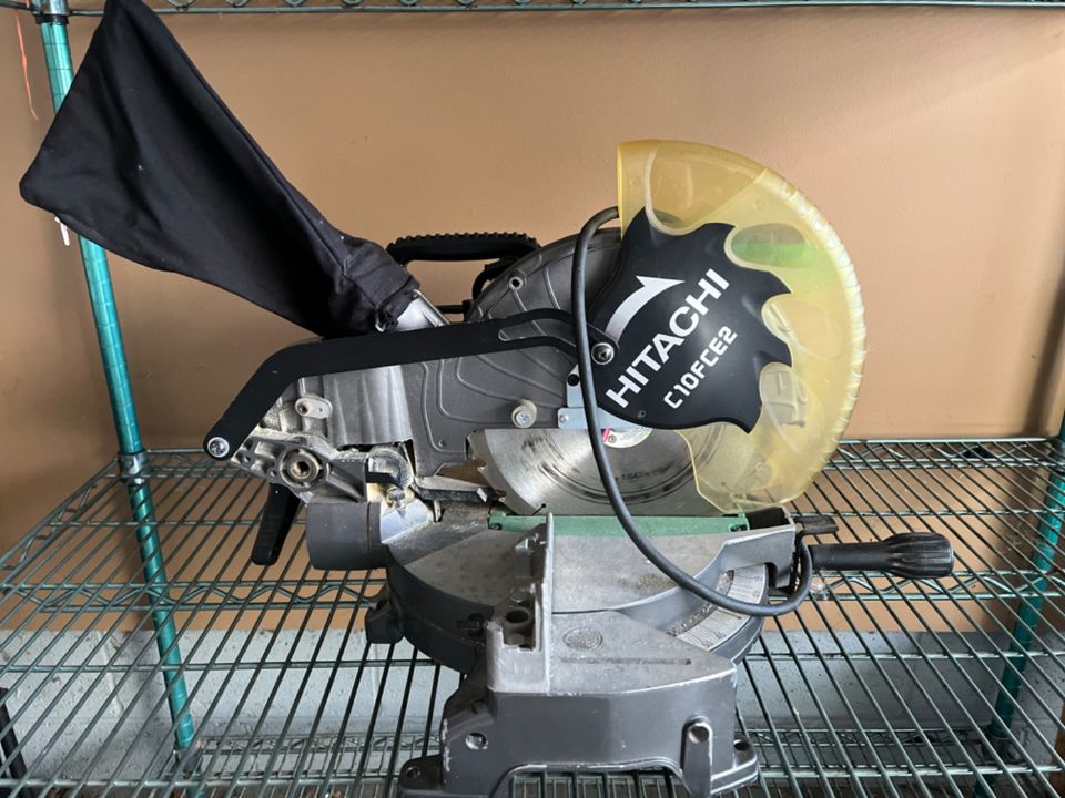 Hitachi Saw bidding ends 3/8 $21.00 | EstateSales.NET