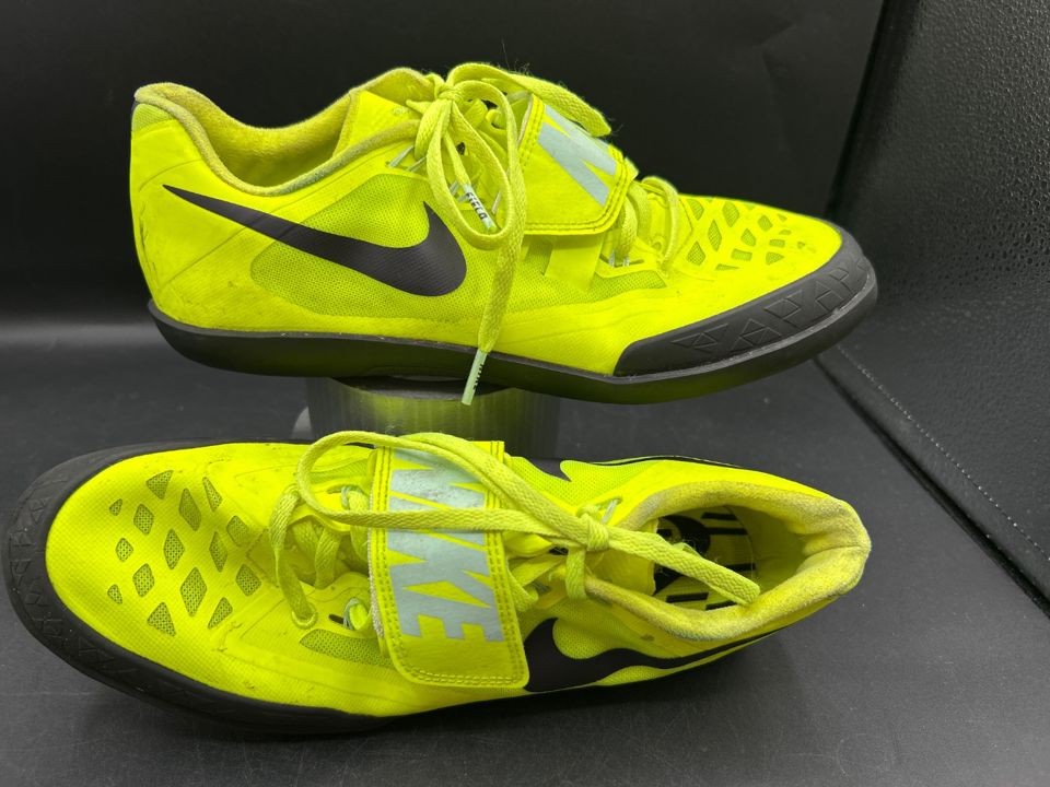 215. NIKE Track and Field Shoes bidding ends 3/16 $10.00 | EstateSales.NET